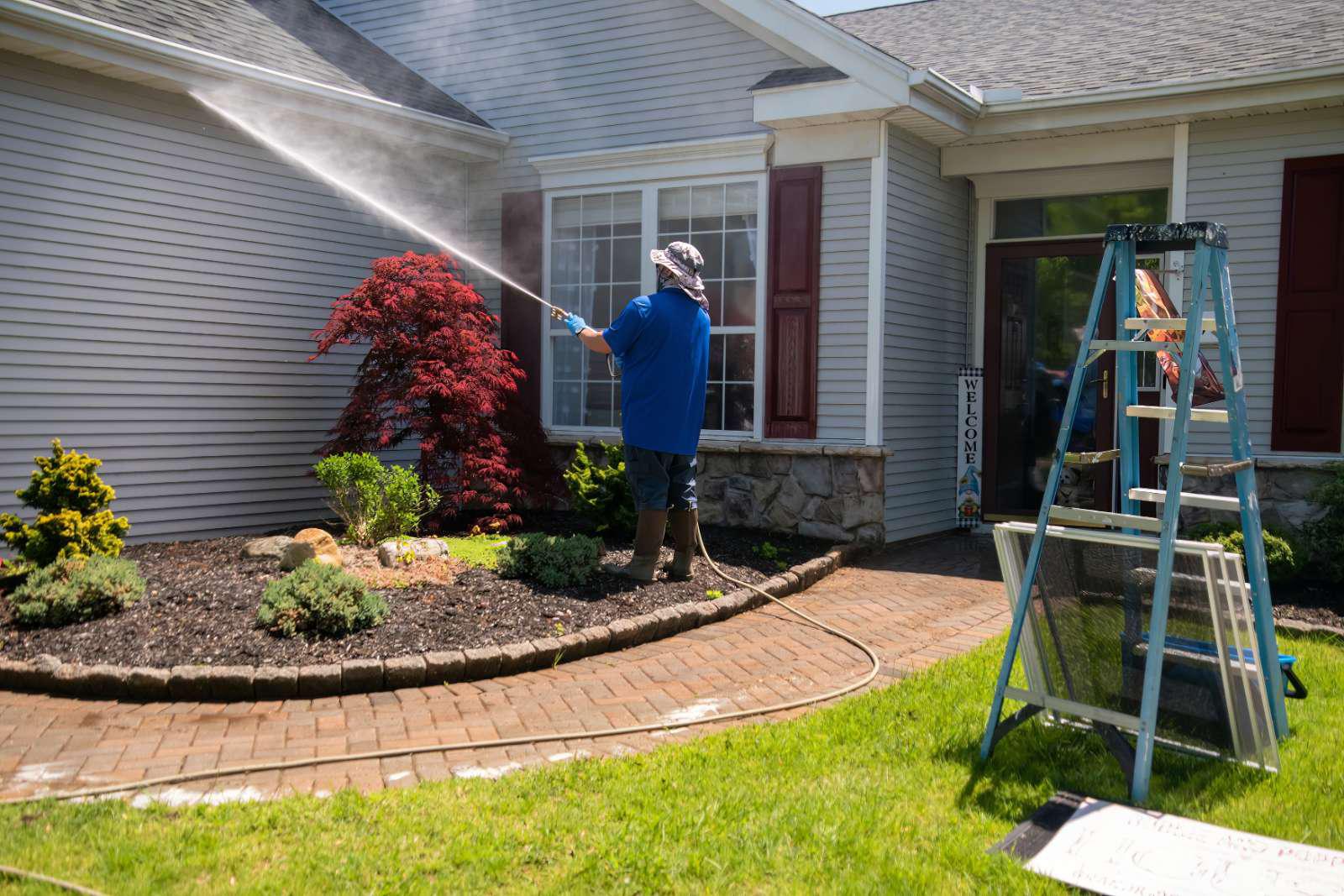 Choosing the Right Gutter and Window Cleaning Company | Window Hero
